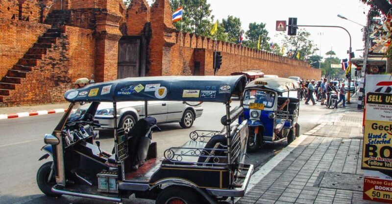 Chiang Mai: Private Tuk Tuk Tour of City Temples With Pickup - Practical Tips