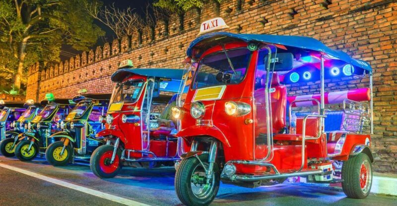 Chiang Mai: Temples and Street Food Night Tour by Tuk Tuk - Authenticity and Value
