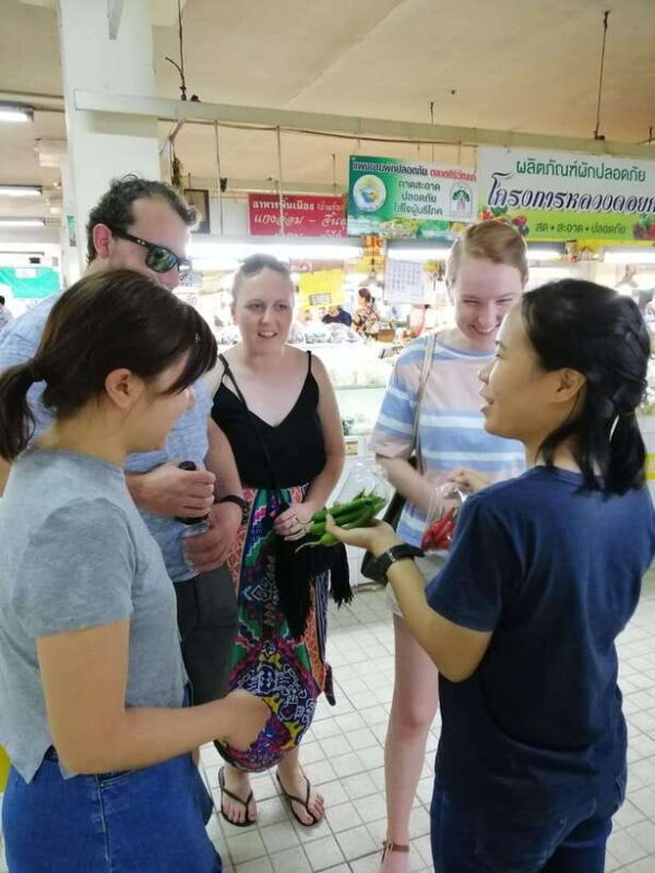 Chiang Mai: Thai Cooking and Market Tour with Lanna Smile - Who Should Consider This Experience?