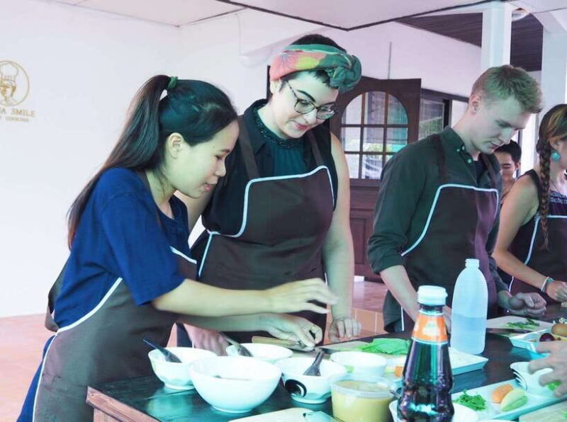 Chiang Mai: Thai Cooking and Market Tour with Lanna Smile - The Sum Up