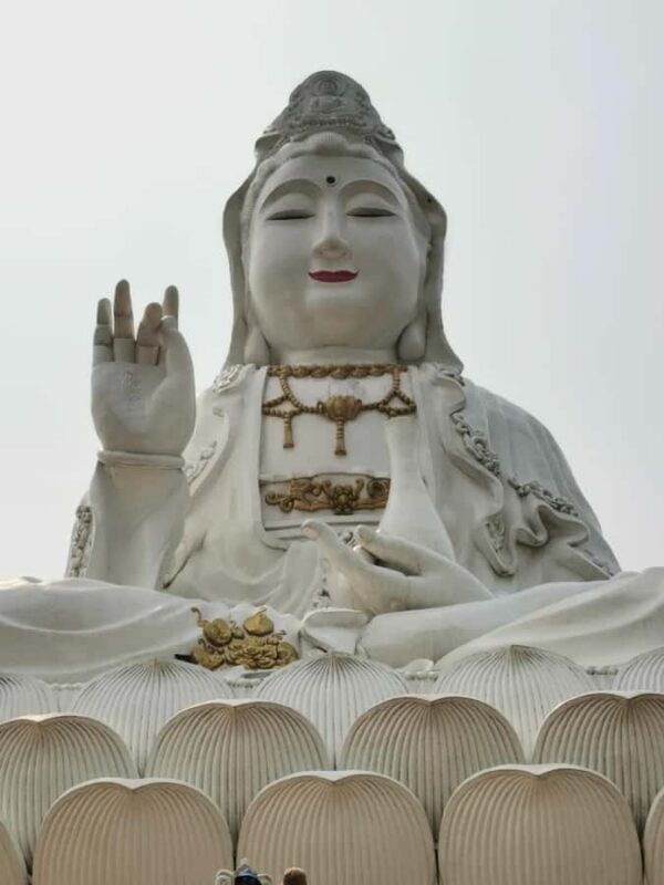 Chiang Mai: White, Blue, Red 3 Temples Tour - Challenges to Keep in Mind