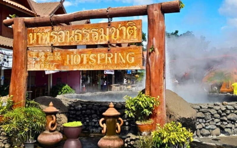 Chiang Mai: White & Blue Temples, Black House & Hill Tribes - FAQ