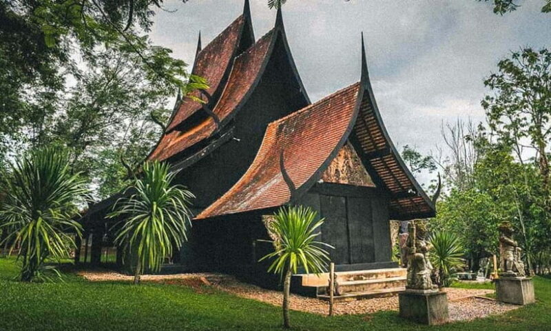Chiang Mai: White Temple, Blue Temple, and Black House Tour - Introduction: A Day of Temples and Art in Northern Thailand