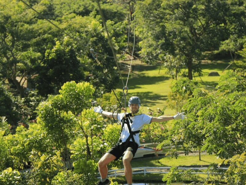 Chiang Mai: Zipline adventure with lunch & city hotel pickup - Lunch and Refreshments