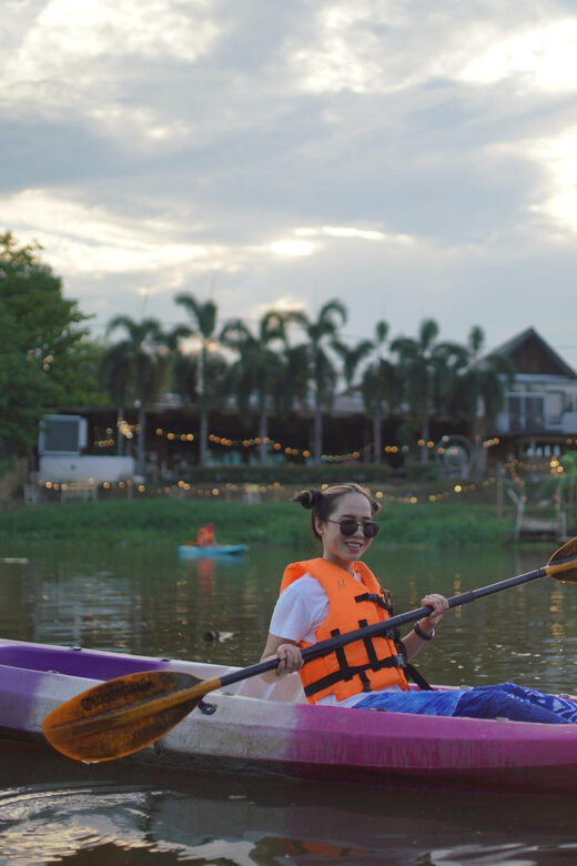 Chiang Mai:Explore kayaking through Mae Ping River on sunset - Warorot Market and Local Sights