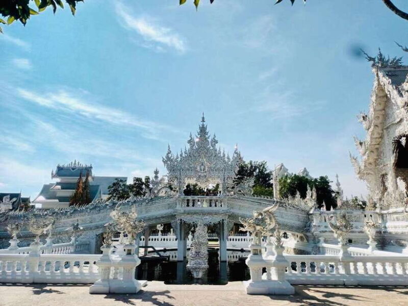 Chiang Rai: Excursion White, Blue,Red Temples & Lalitta Café - The Relaxing Interlude at Lalitta Café