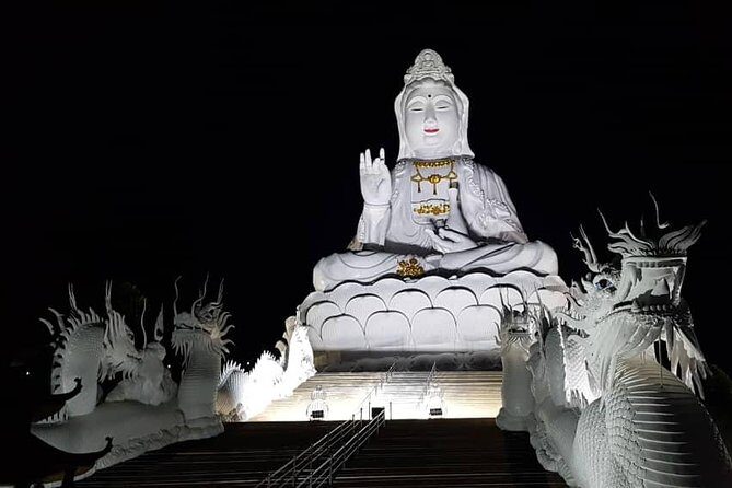 Chiang Rai food & night market walking tour with local host - Who Should Consider This Tour?