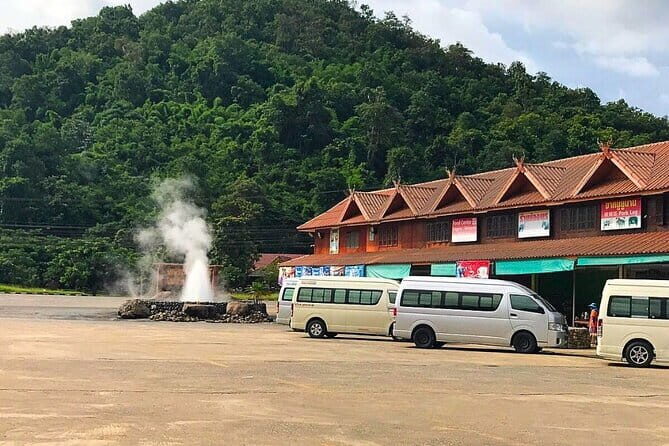 Chiang Rai Highlights White Temple Blue Temple and Lalita Cafe - Key Points