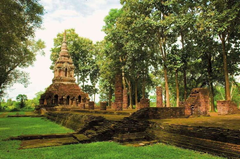 Chiang Rai Must-See Tour  7 Icons, Lunch & Small Group(9pp) - Lunch & Refreshments