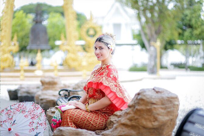 Chiang Rai Photos of traditional Thai costumes White Temple - FAQ