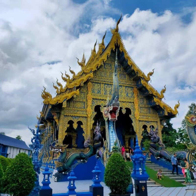 Chiang Rai White & Blue & Huay Pla Kang Temple& Lalitta Cafe - Key Points
