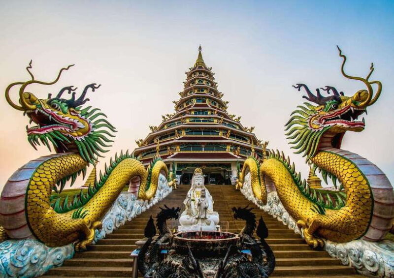 Chiang Rai: White, Blue, Red Temples, Long Neck Tour - The Experience of the Guides and Group