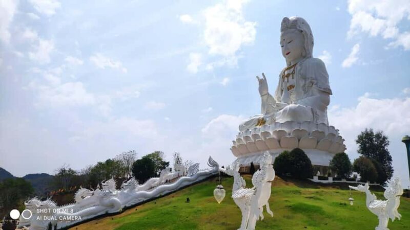 Chiang Rai : White & Blue temples and Emerald Bhudda story. - Key Points