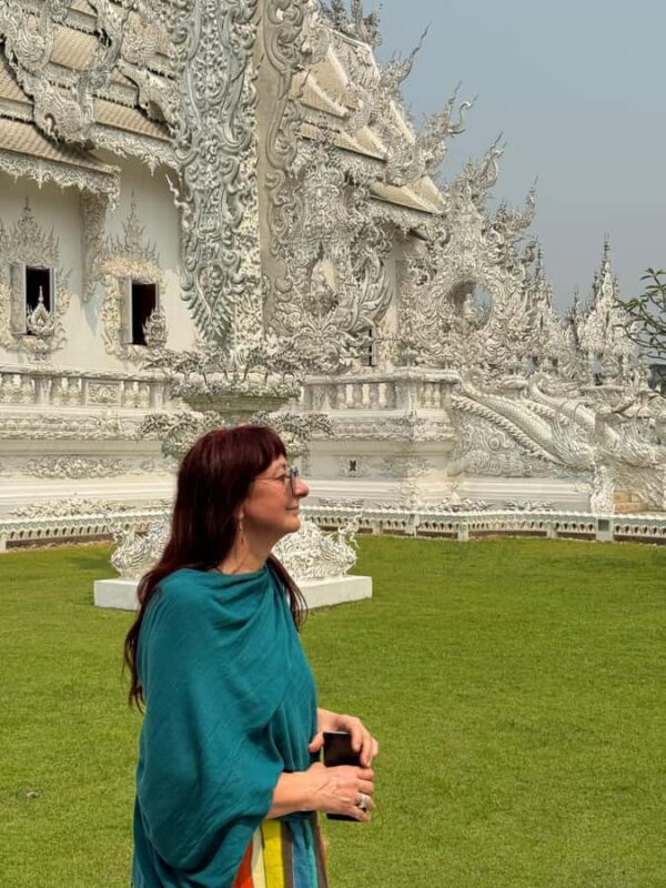 Chiang Rai : White & Blue temples and Emerald Bhudda story. - FAQs