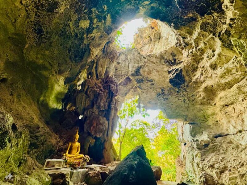 Chiangmai : Rainbow Cave , Unseen Canyon and Lanna temple - Key Points