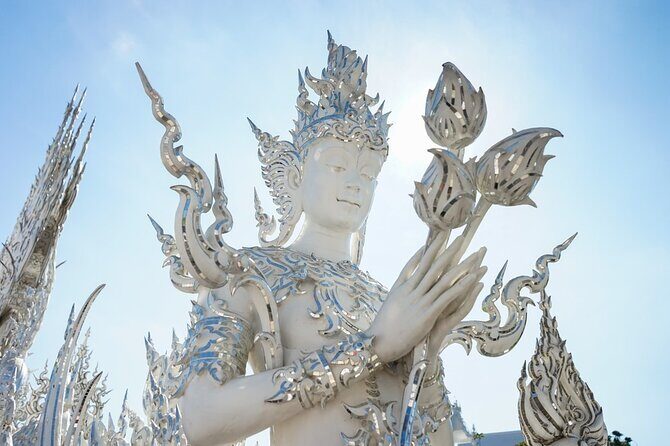 Chiangmai to White Temple, Blue Temple & Black museum - FAQ