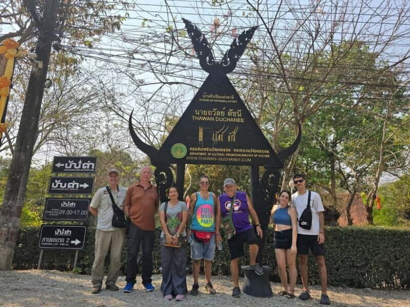 Chiangrai Full day: Popular 7 Locations with Thai buffet - FAQ