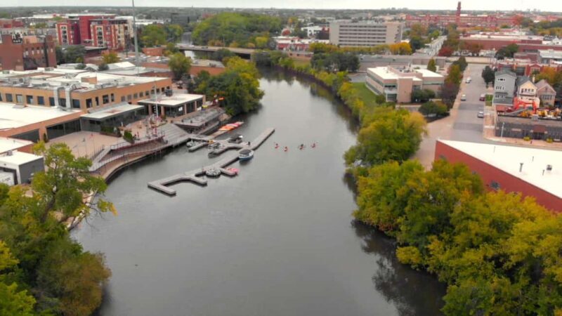 Chicago: 2-Hour Kayak Rental from Bridgeport - The Element of Wildlife and Nature