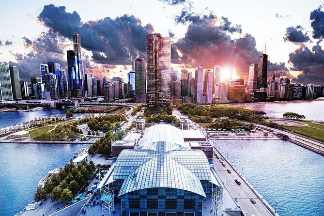 Chicago 4-Hour Private Sightseeing Transfer by Luxury Limousine - Key Points