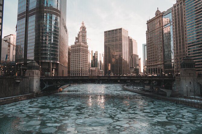 Chicago 4-Hour Sightseeing Transfer by Luxury Private Sedan - FAQs