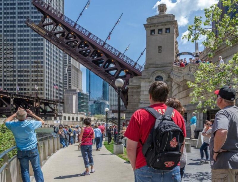 Chicago: Best of Attractions Walking Tour +Bike/Kayak Rental - Why this Tour Stands Out
