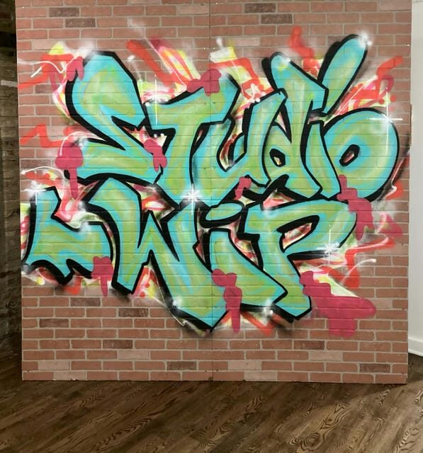 Chicago: BYOB Spray Paint and Sip Workshop - A Deep Dive into the Experience