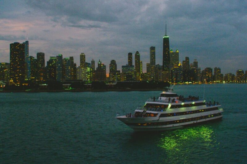 Chicago: Christmas Eve Lake Michigan Gourmet Dinner Cruise - Introducing the Chicago Christmas Eve Lake Michigan Gourmet Dinner Cruise