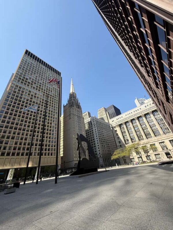 Chicago City Tour in Spanish - Key Points