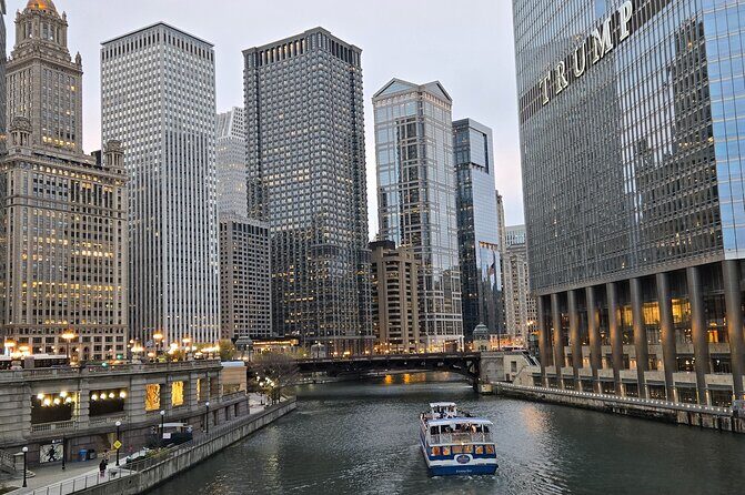 Chicago City's Iconic Sights and Suburb Gems Tour - Exploring Chicago’s Downtown Highlights