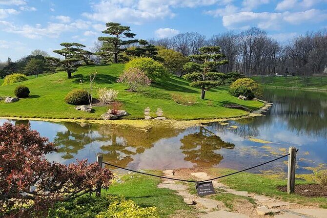 Chicago City's Iconic Sights and Suburb Gems Tour - Frequently Asked Questions