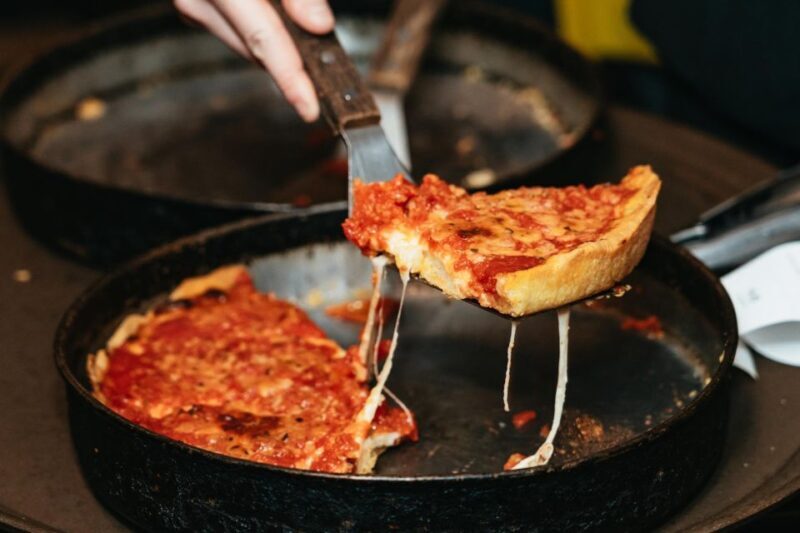 Chicago: Classic Food Walking Tour with Bike or Kayak Rental - An In-Depth Look at the Tour Experience