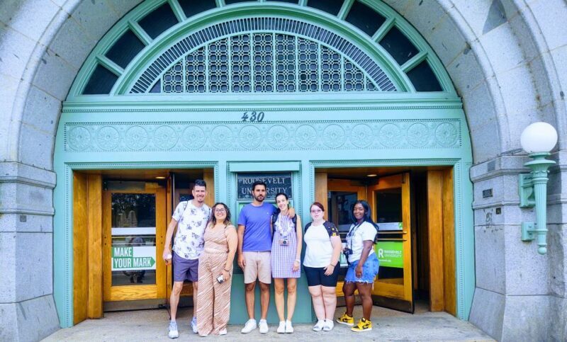 Chicago: Downtown TV and Movie Sites Walking Tour - Key Points