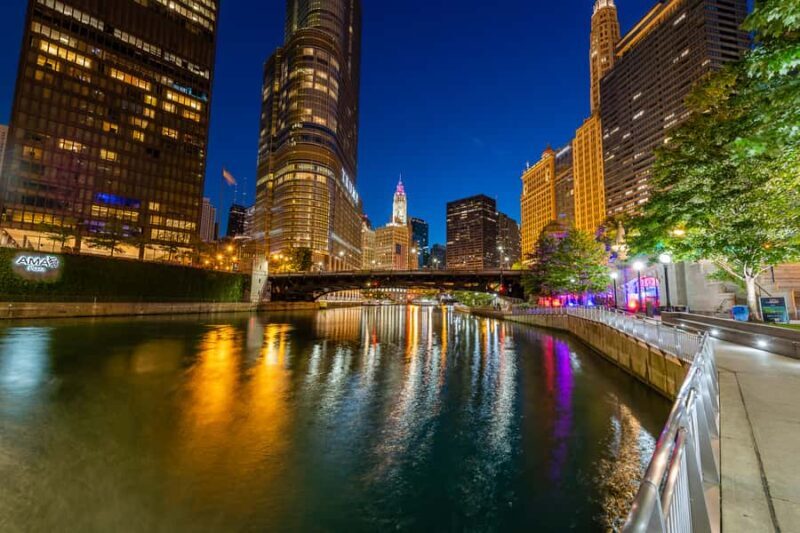 Chicago: Family Friendly Ghost Walking Tour with Local Guide - Practical Tips for Participants