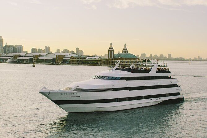 Chicago Fireworks Premier Dinner Cruise on Lake Michigan - Service & Practicalities
