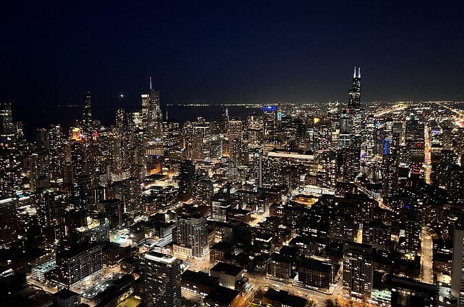Chicago Helicopter 10-Minute Tour for up to Three Passengers - Frequently Asked Questions