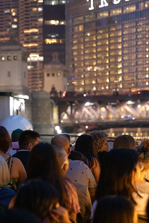 Chicago: Historic Gangsters & Ghosts Night Cruise - Key Points