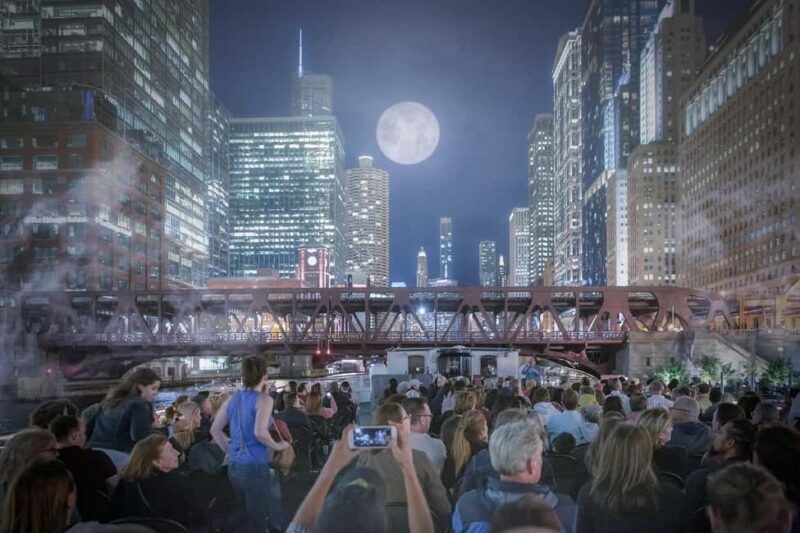 Chicago: Historic Gangsters & Twilight Tales Night Cruise - An Authentic Chicago Experience on the Water