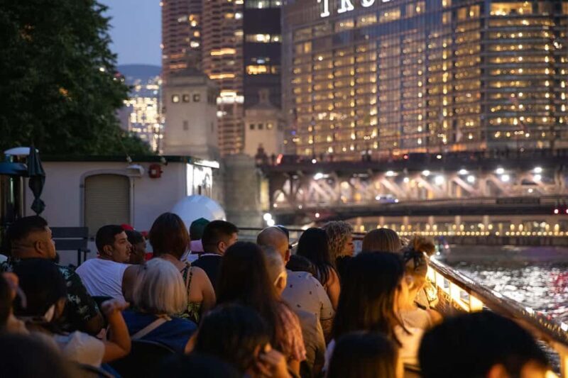 Chicago: Historic Gangsters & Twilight Tales Night Cruise - The Value of the Price