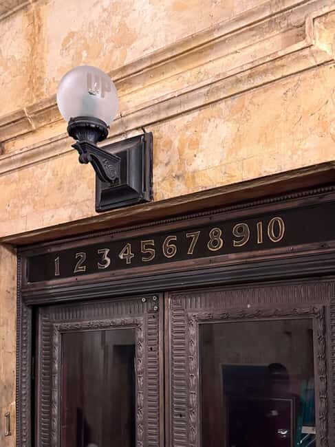 Chicago: Inside Walking Tour Of Fine Arts Building - Key Points