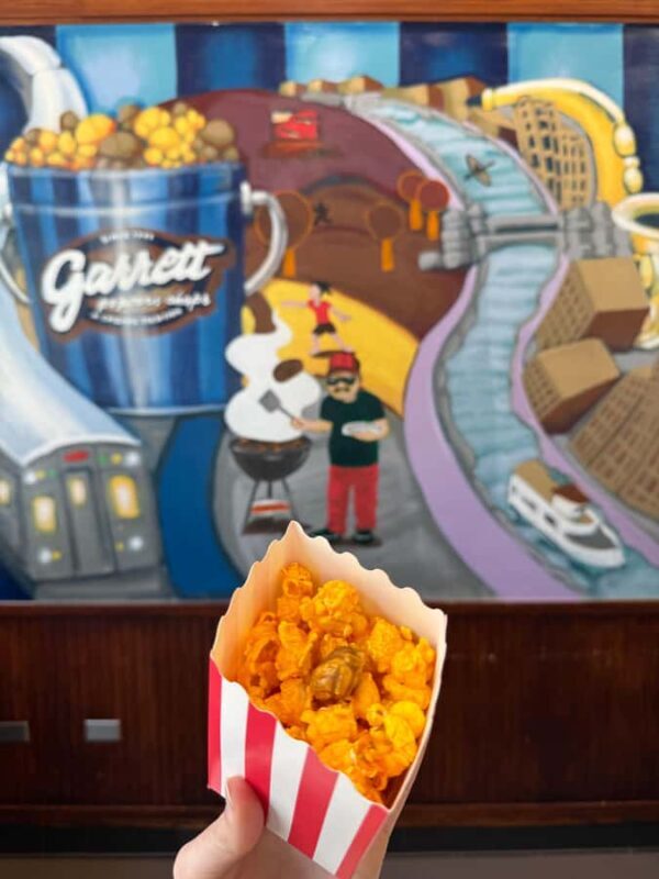 Chicago: Loop Food Tour of 6 Tastings with Deep Dish Pizza - The Sum Up