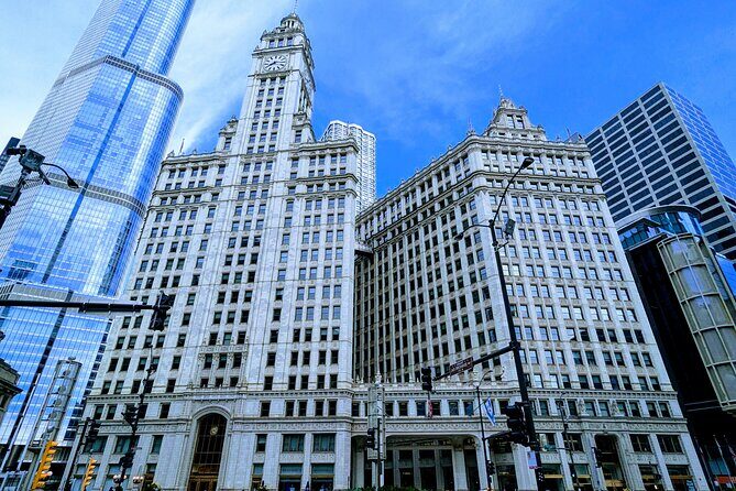 Chicago Magnificent Mile Scavenger Hunt Walking Tour and Game - Final Thoughts: Who Should Consider This Tour?