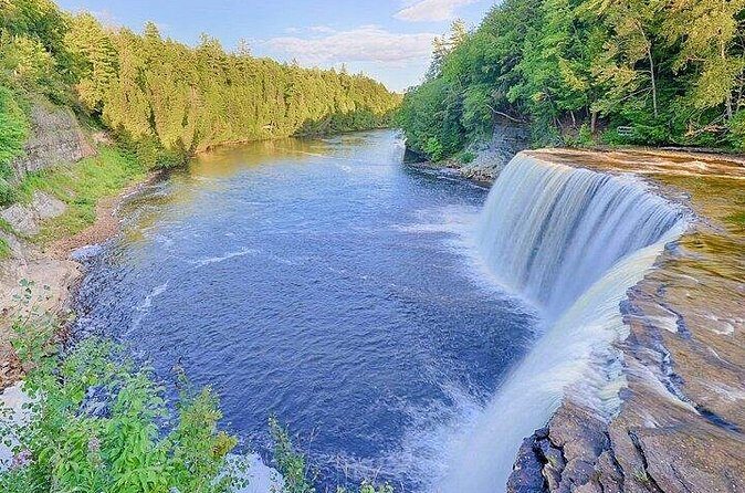 Chicago Milwaukee and Lakes 6 Day Tour - Frequently Asked Questions