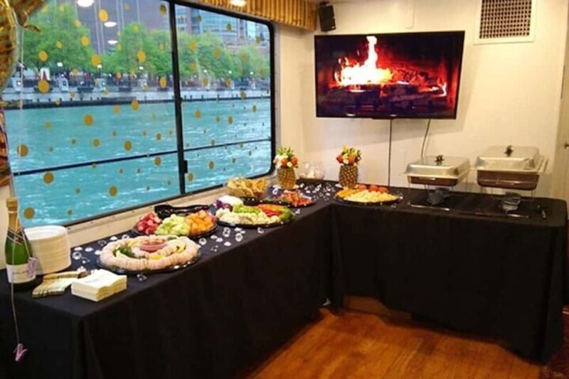 Chicago: Mimosa n' Bloody Mary Cruise - A Detailed Look at the Experience