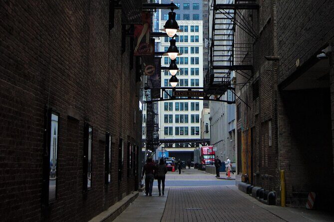 Chicago Mobs and Haunts Walking Tour - The Experience in Detail