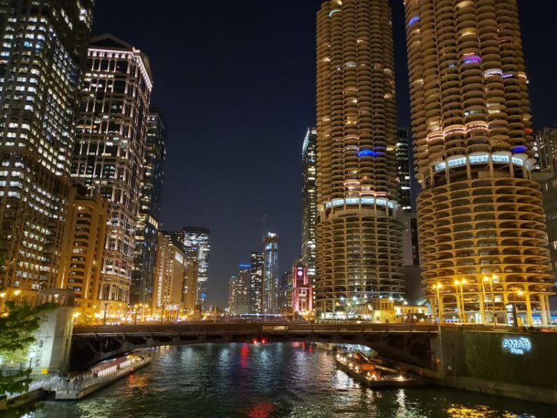 Chicago: Narrated River and Lake Cruise by Night - Who Should Consider This Tour?