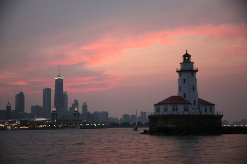 Chicago: Narrated River and Lake Cruise by Night - The Experience in Detail