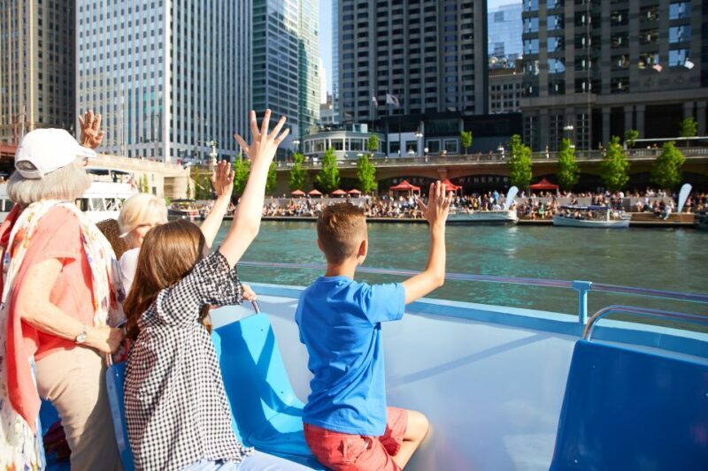 Chicago: Narrated Sightseeing River and Lake Cruise - Detailed Breakdown of the Itinerary