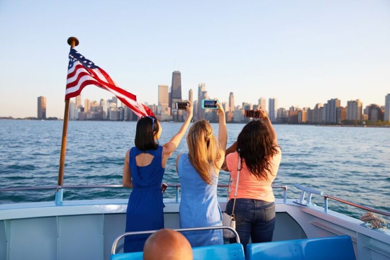 Chicago: Narrated Sightseeing River and Lake Cruise - The Value for Money