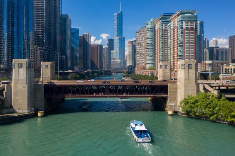 Chicago: Narrated Sightseeing River and Lake Cruise - FAQ
