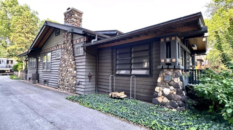 Chicago: Ravenswood Manor Craftsman Bungalows Walking Tour - What this Tour Offers